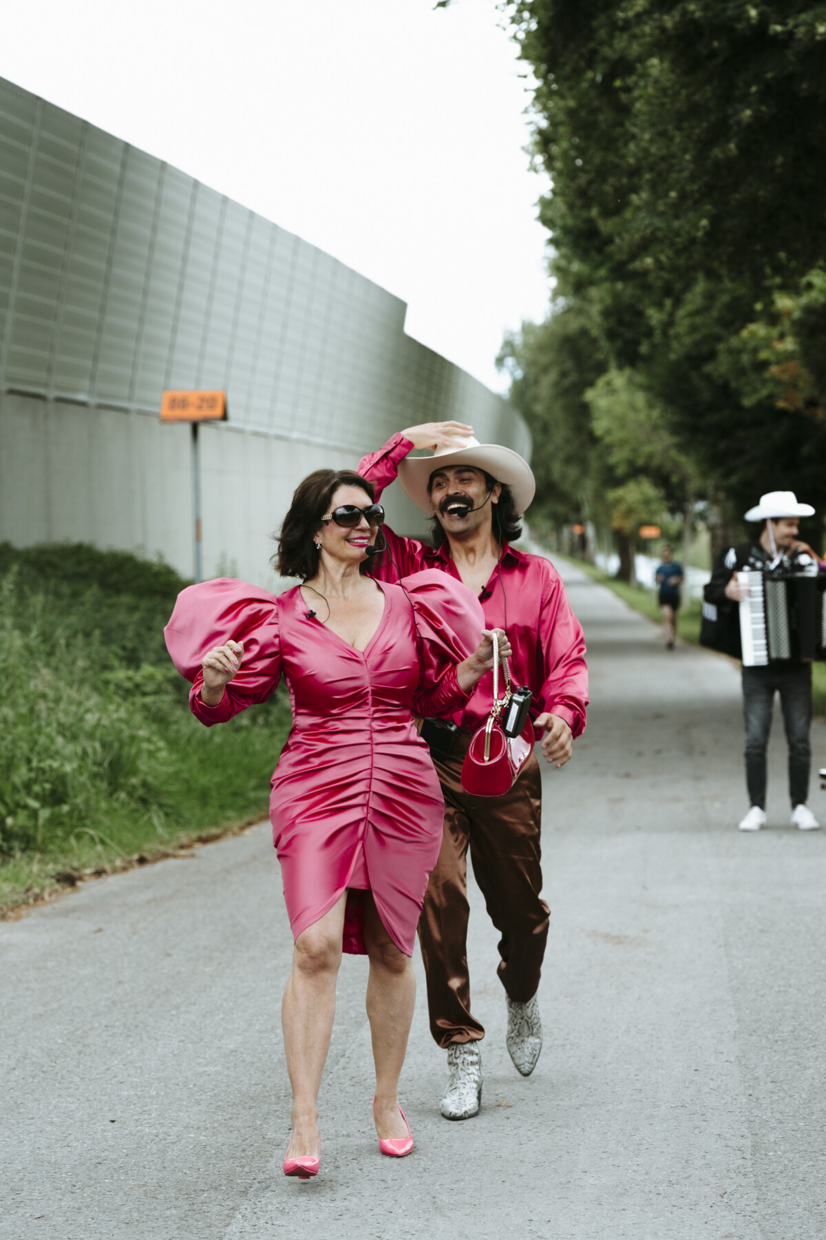 GRENZGÄNGE UND DER RHEIN – walktanztheater